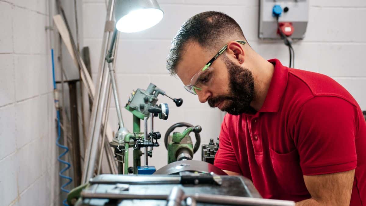 How To Sharpen Microspikes: A Step-by-Step Guide | Mountain Treads